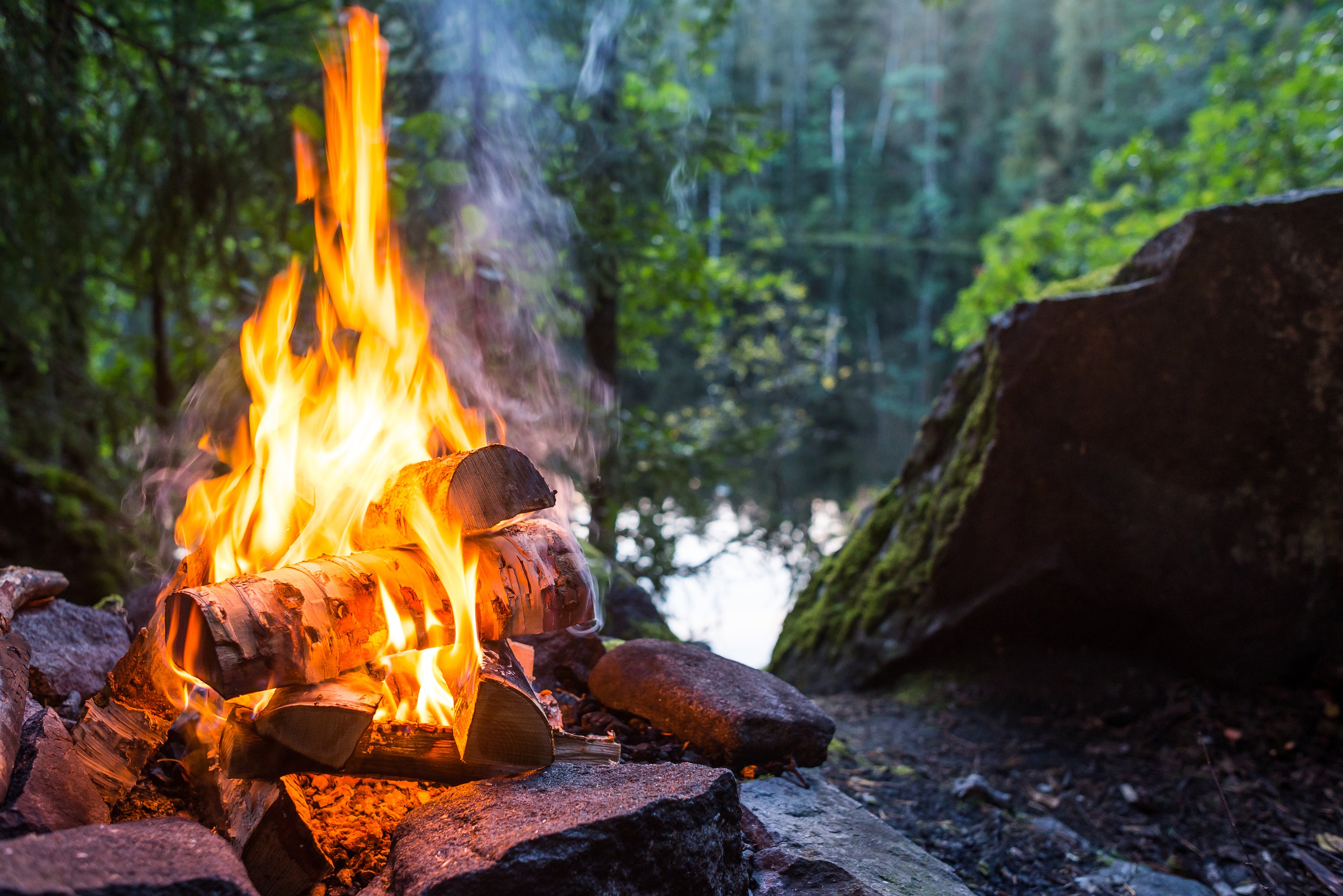 Ultimate Guide to Building the Perfect Dock-Side Campfire – DockhingeUS